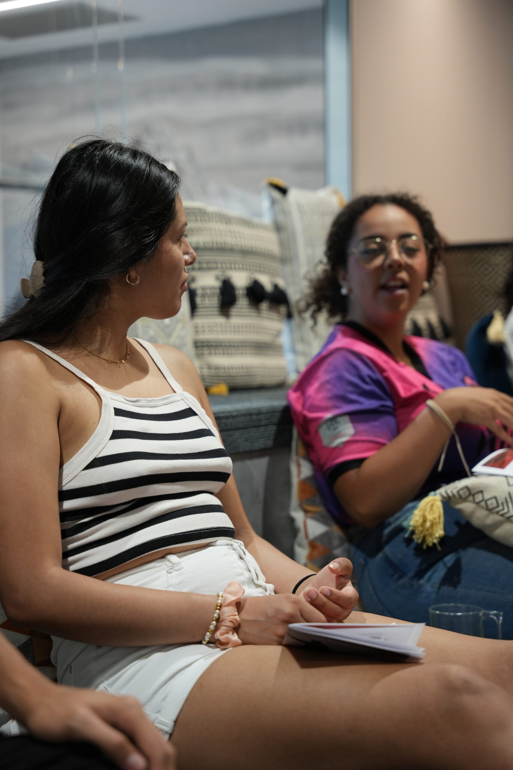 Acompañar a las personas jóvenes desde la pregunta y la escucha activa - Zing Programme